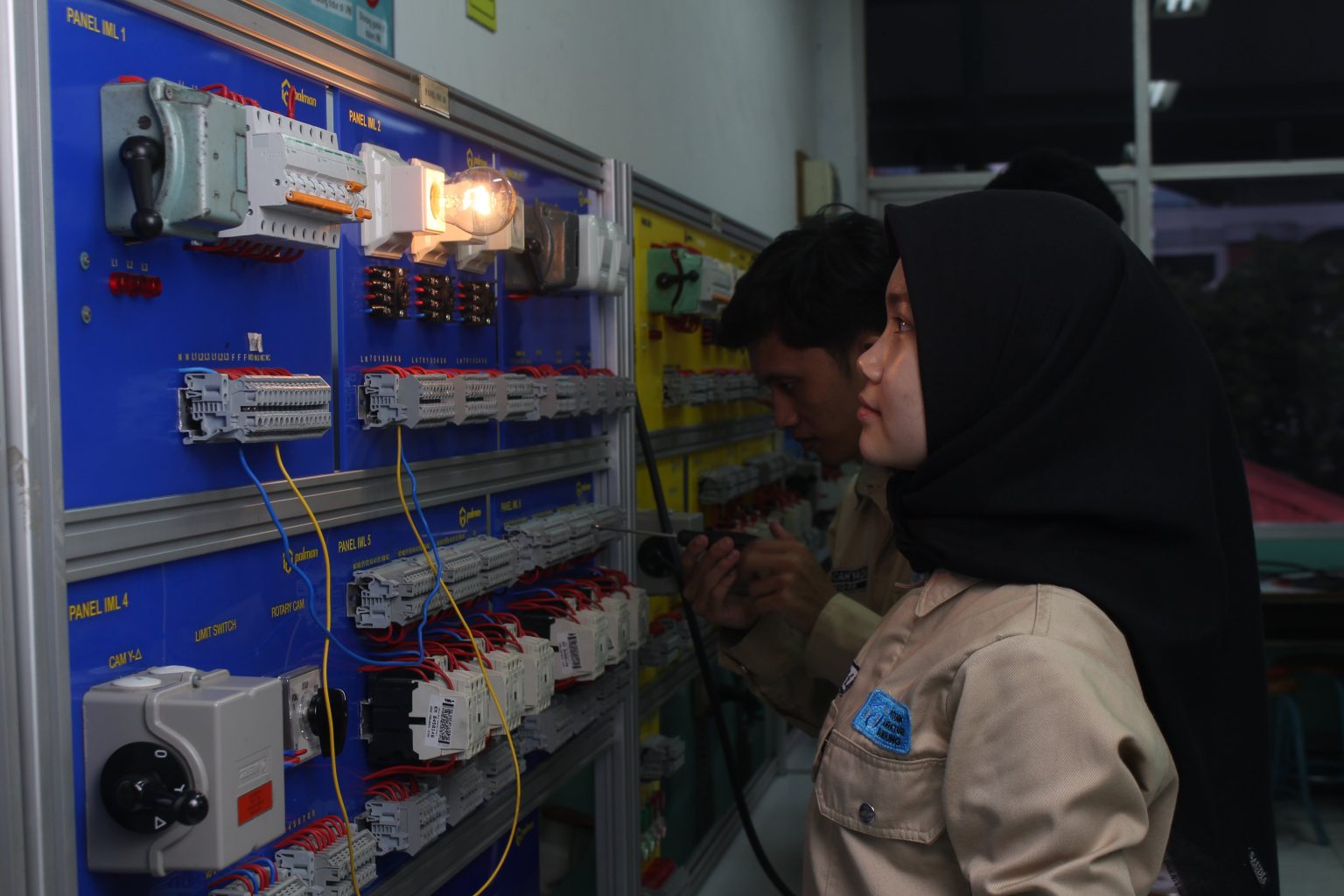 Laboratorium Instalasi & Mesin listrik – Pascasarjana Politeknik ...